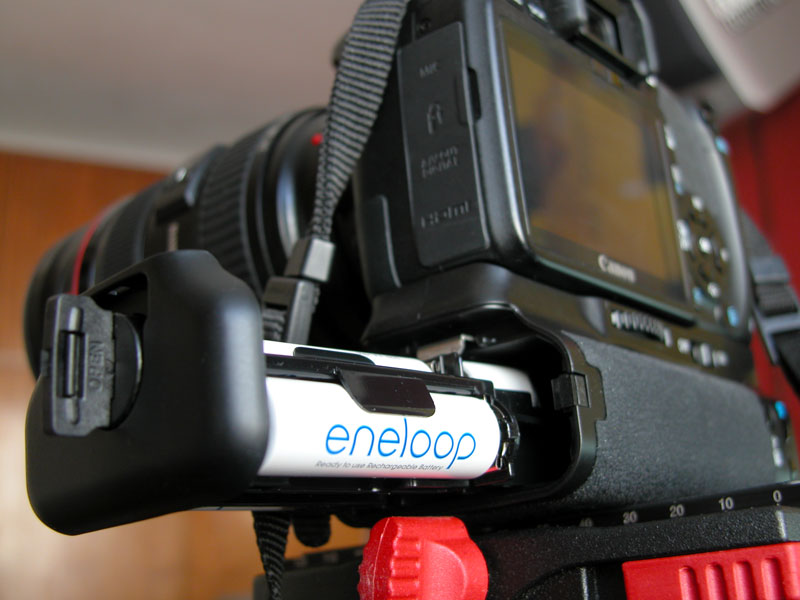 T2i / 550D knock-off battery grip review Part 4: Essential DSLR ...